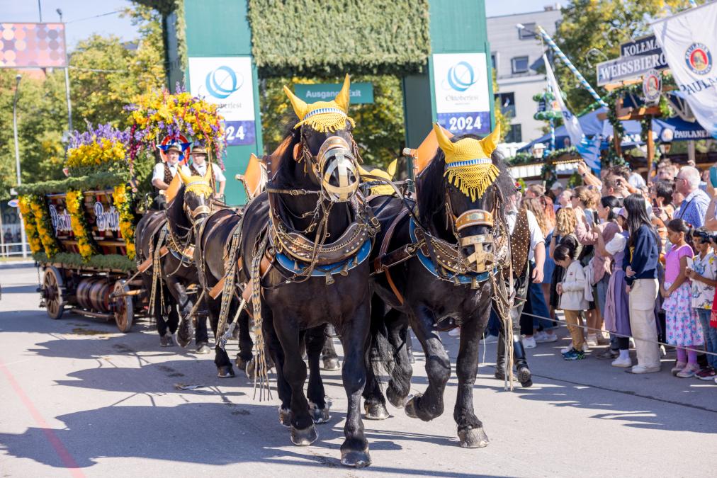 Opening and tapping of the Oktoberfest 2025 - Oktoberfest.de