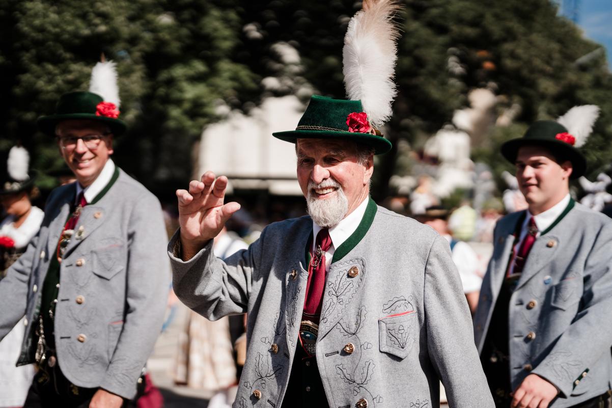 Kuriose Fakten zur Lederhose. Wo kommt sie her, was bedeutet sie ...